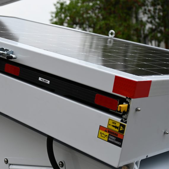 Commander - 3 Panel Solar Powered Mobile, Solar Lighting Tower | Vizona